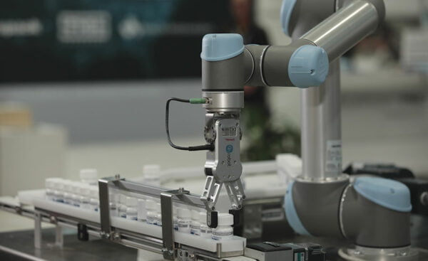 6 applications of robots in the pharmaceutical industry | WiredWorkers