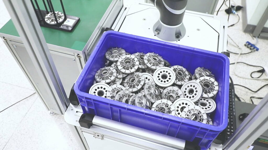 Bin picking with a cobot | Collaborative robot bin picking