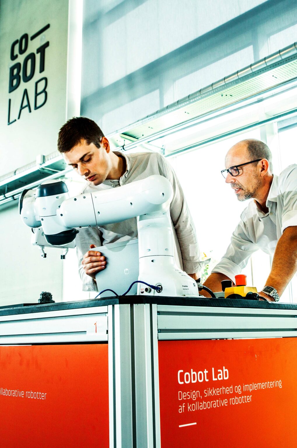 What is a cobot? | The ultimate collaborative robot guide | WiredWorkers