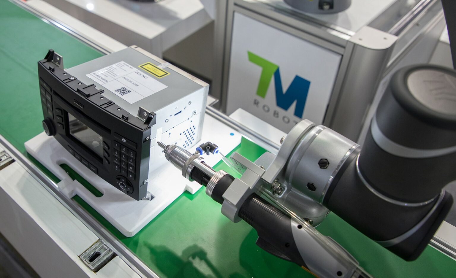 What is a cobot? | The ultimate collaborative robot guide | WiredWorkers